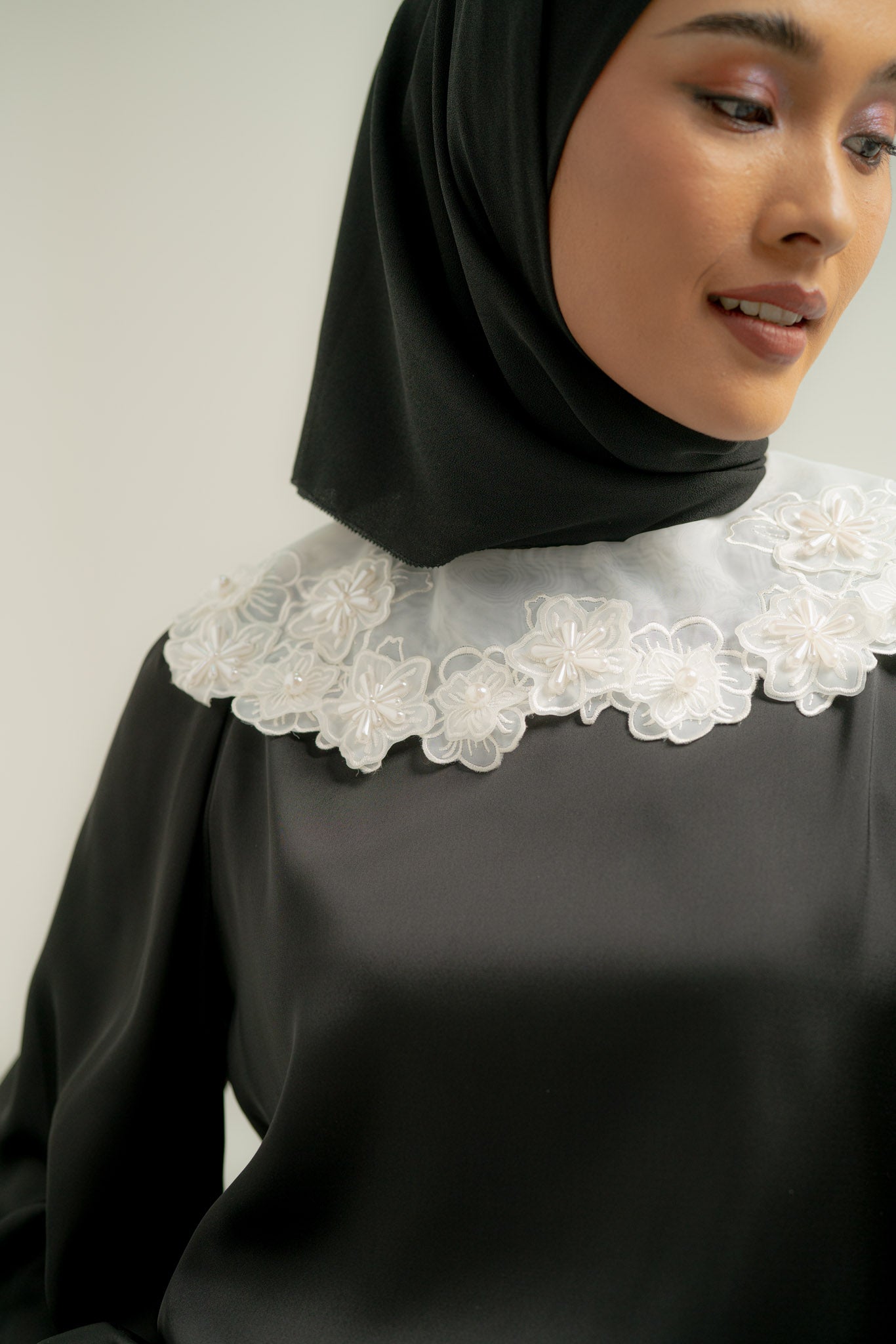 Yuri Top in Black – Nuria